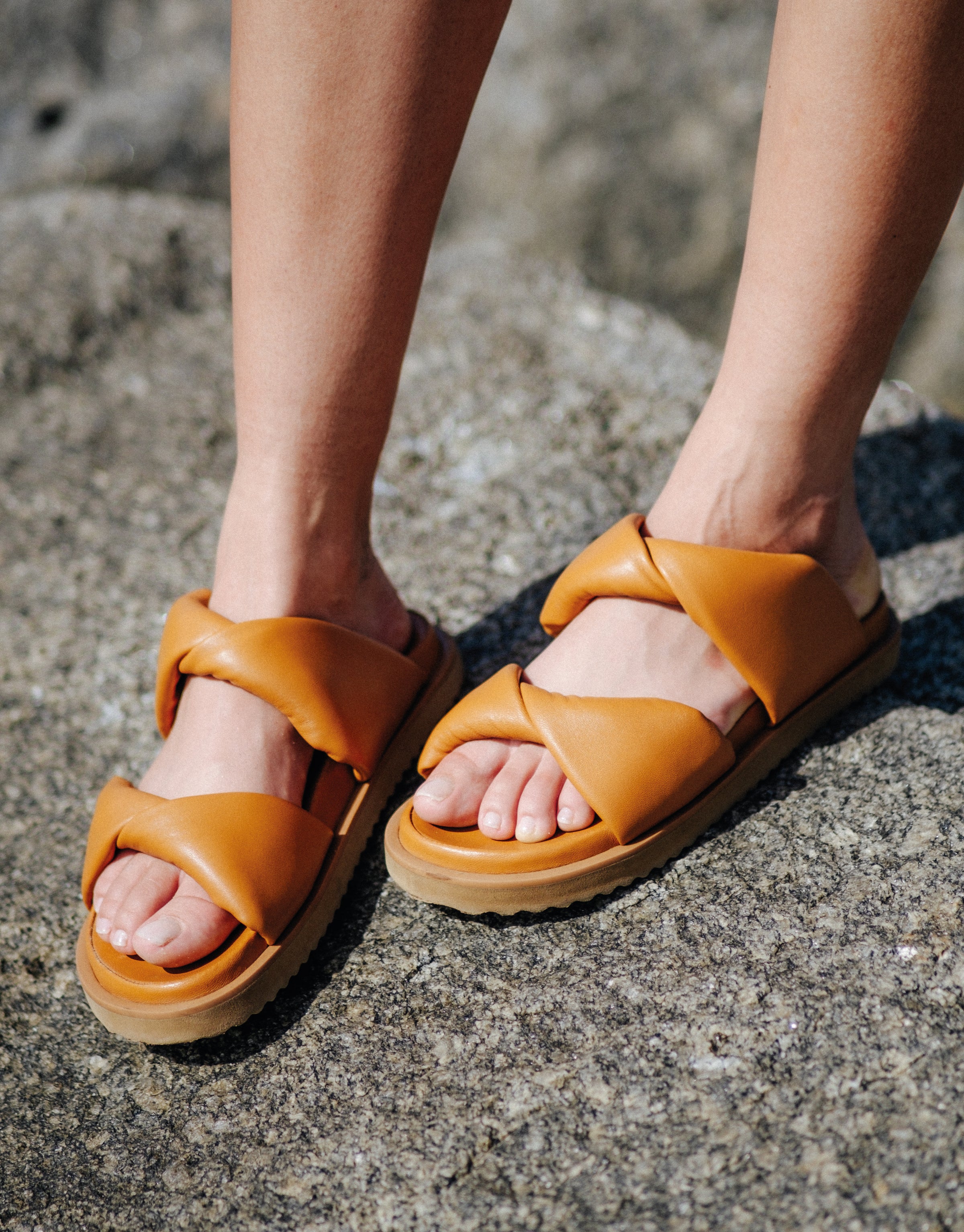 VICSON - Leather shoes and jackets with a focus on comfort